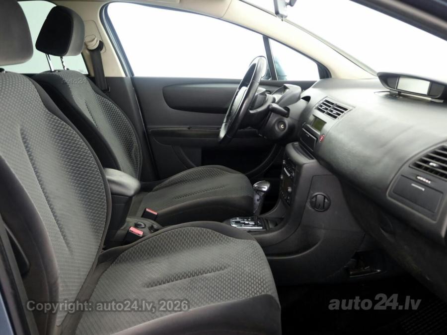 Pelēks Citroen C4 2007 Tallina, ar dzinēja tilpumu 1.60 L un nobraukumu 189 tūkst. km par 999 €, foto 6 vietnē AUTOMOTO.COM.LV