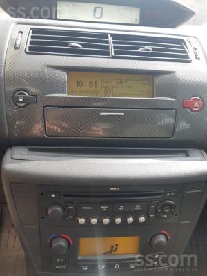 Grey Citroen C4 2007 in Liepaja, with an engine capacity of 1.60 L and mileage of 126 thousand km for 990 €, photo 8 on AUTOMOTO.COM.LV