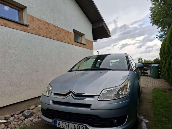 Grey Citroen C4 2007 in Kaunas, with an engine capacity of 1.36 L and mileage of 206 thousand km for 1099 €, photo 2 on AUTOMOTO.COM.LV