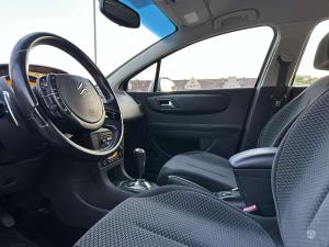Grey Citroen C4 2007 in Klaipeda, with an engine capacity of 1.56 L and mileage of 134 thousand km for 1999 €, photo 28 on AUTOMOTO.COM.LV