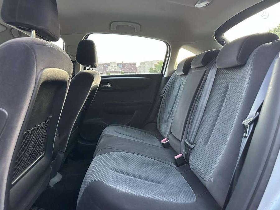 Grey Citroen C4 2007 in Klaipeda, with an engine capacity of 1.56 L and mileage of 134 thousand km for 1999 €, photo 29 on AUTOMOTO.COM.LV