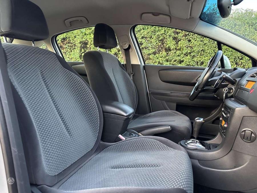 Grey Citroen C4 2007 in Klaipeda, with an engine capacity of 1.56 L and mileage of 134 thousand km for 1999 €, photo 31 on AUTOMOTO.COM.LV