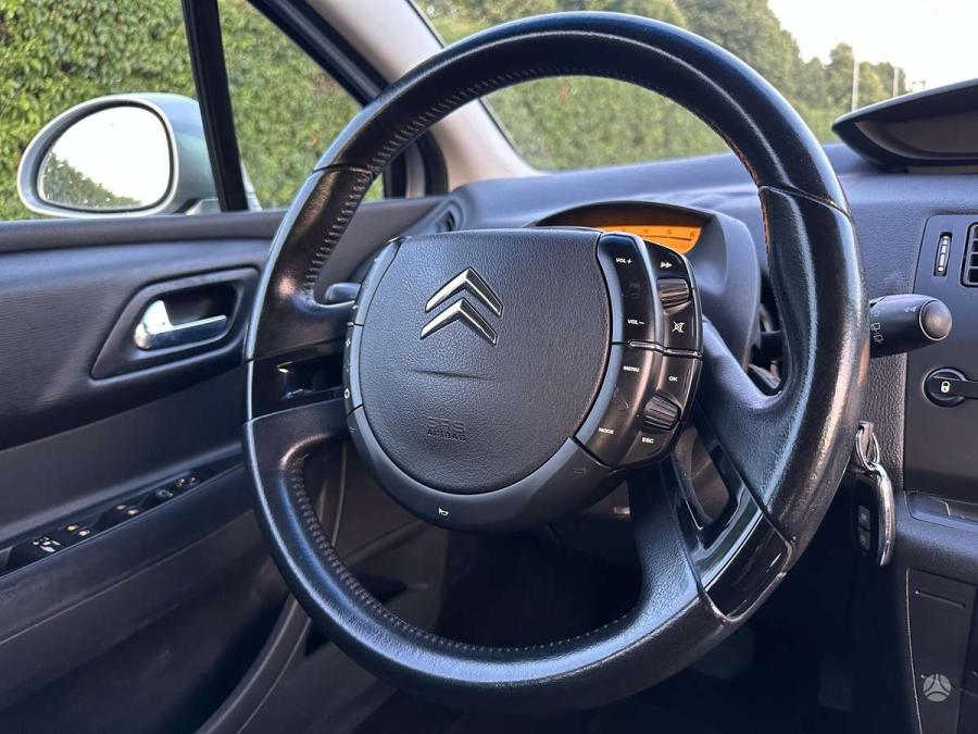 Grey Citroen C4 2007 in Klaipeda, with an engine capacity of 1.56 L and mileage of 134 thousand km for 1999 €, photo 34 on AUTOMOTO.COM.LV