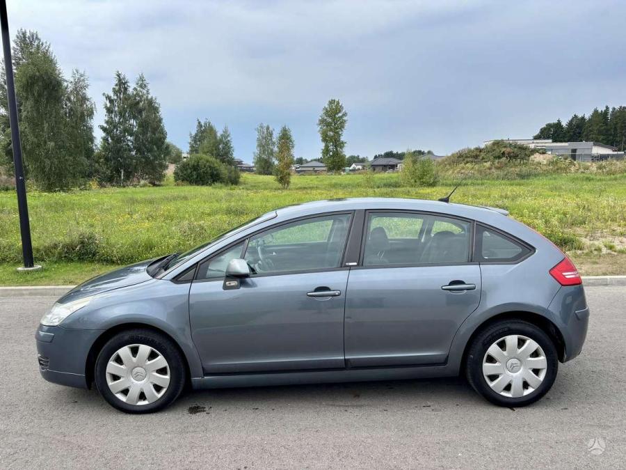 Grey Citroen C4 2007 in Vilnius, with an engine capacity of 1.56 L and mileage of 370 thousand km for 1500 €, photo 3 on AUTOMOTO.COM.LV