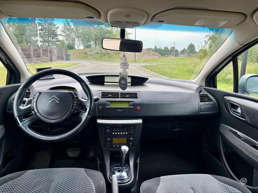 Grey Citroen C4 2007 in Vilnius, with an engine capacity of 1.56 L and mileage of 370 thousand km for 1500 €, photo 10 on AUTOMOTO.COM.LV