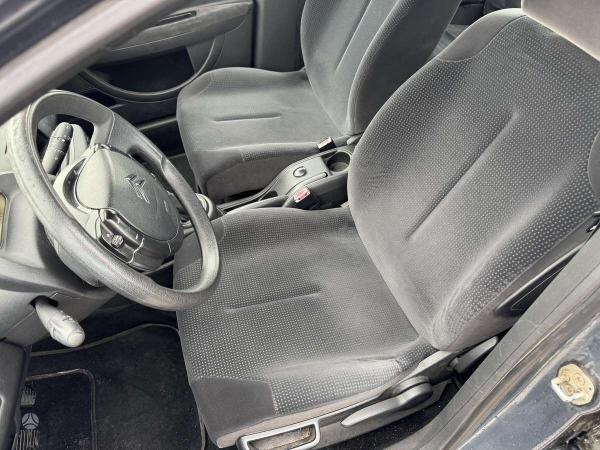 Grey Citroen C4 2007 in Kaunas, with an engine capacity of 1.56 L and mileage of 201 thousand km for 900 €, photo 6 on AUTOMOTO.COM.LV