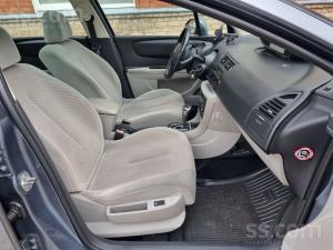Pelēks Citroen C4 2008 Ogre, ar dzinēja tilpumu 1.60 L un nobraukumu 160 tūkst. km par 2550 €, foto 10 vietnē AUTOMOTO.COM.LV