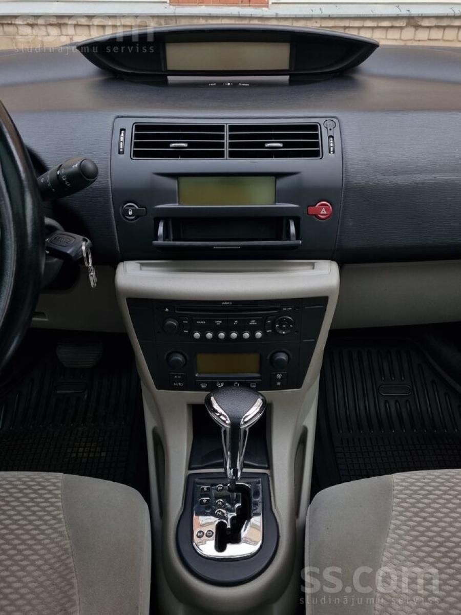 Pelēks Citroen C4 2008 Ogre, ar dzinēja tilpumu 1.60 L un nobraukumu 160 tūkst. km par 2550 €, foto 15 vietnē AUTOMOTO.COM.LV