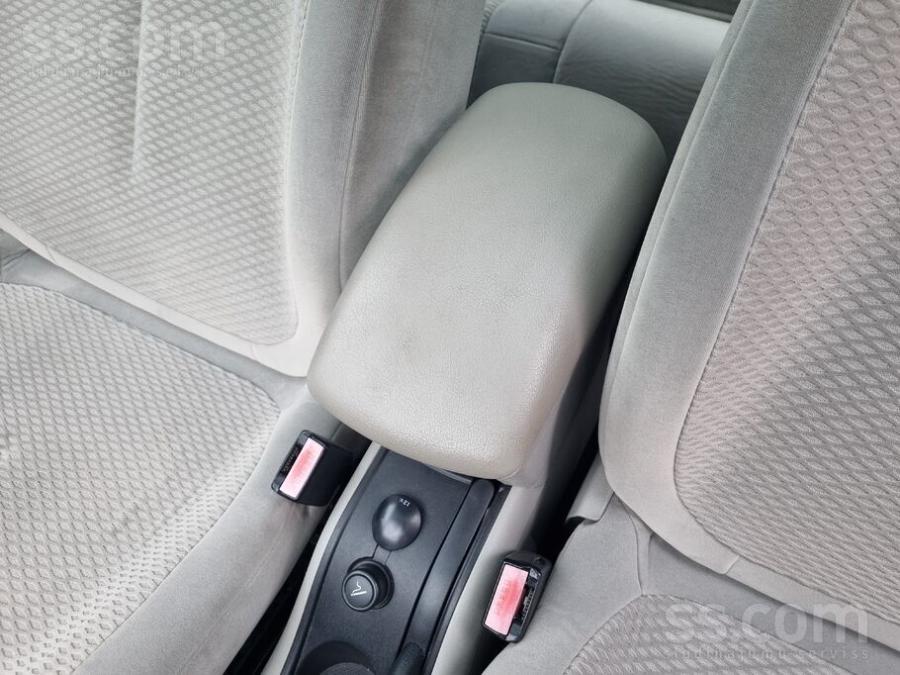 Pelēks Citroen C4 2008 Ogre, ar dzinēja tilpumu 1.60 L un nobraukumu 160 tūkst. km par 2550 €, foto 20 vietnē AUTOMOTO.COM.LV