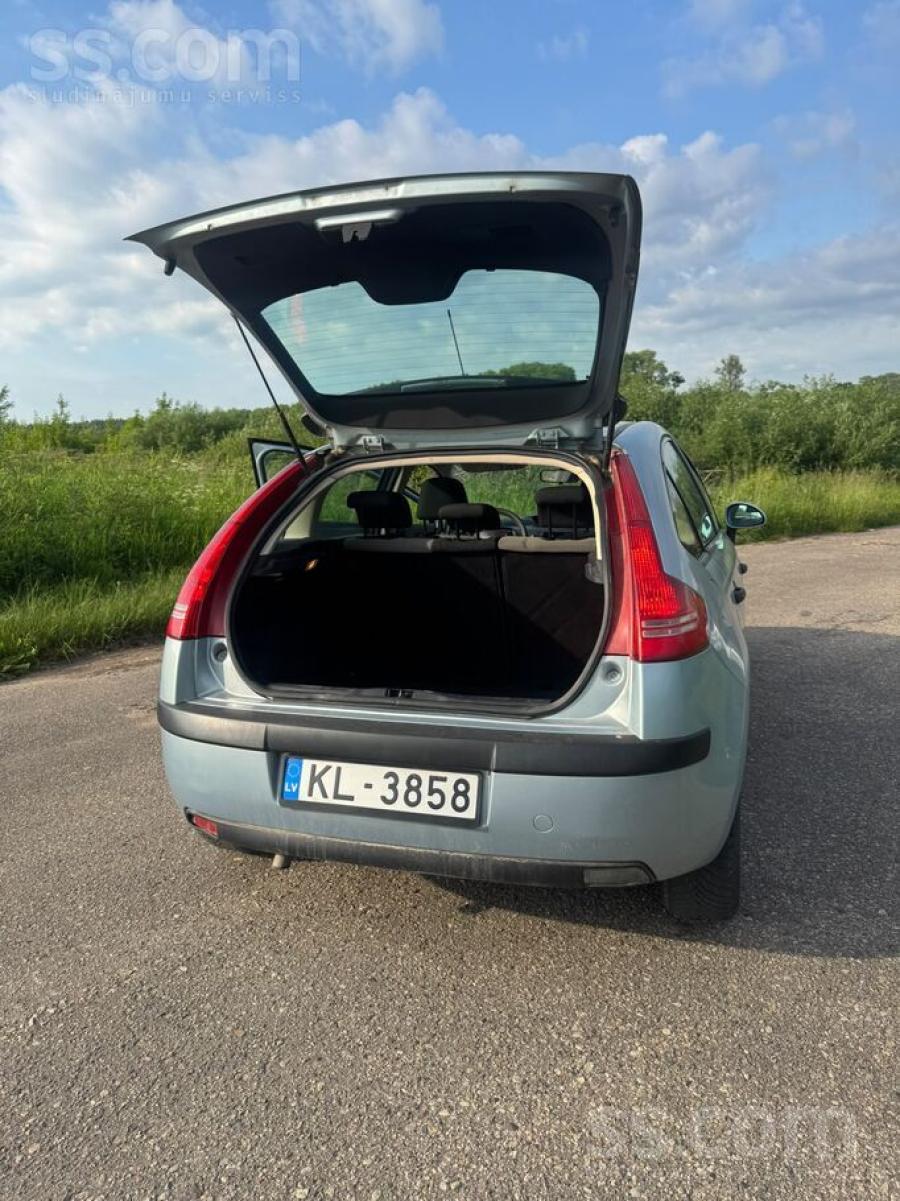 Grey Citroen C4 2008 in Daugavpils, with an engine capacity of 1.60 L and mileage of 303 thousand km for 1200 €, photo 7 on AUTOMOTO.COM.LV