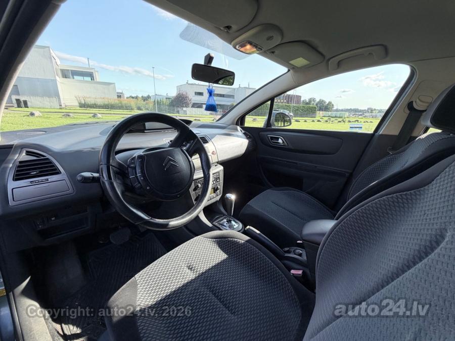 Pelēks Citroen C4 2008 Viljandi, ar dzinēja tilpumu 1.60 L un nobraukumu 404 tūkst. km par 2000 €, foto 3 vietnē AUTOMOTO.COM.LV