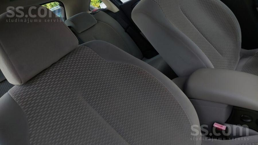 Grey Citroen C4 2008 in Riga, with an engine capacity of 2.00 L and mileage of 154 thousand km for 2550 €, photo 5 on AUTOMOTO.COM.LV