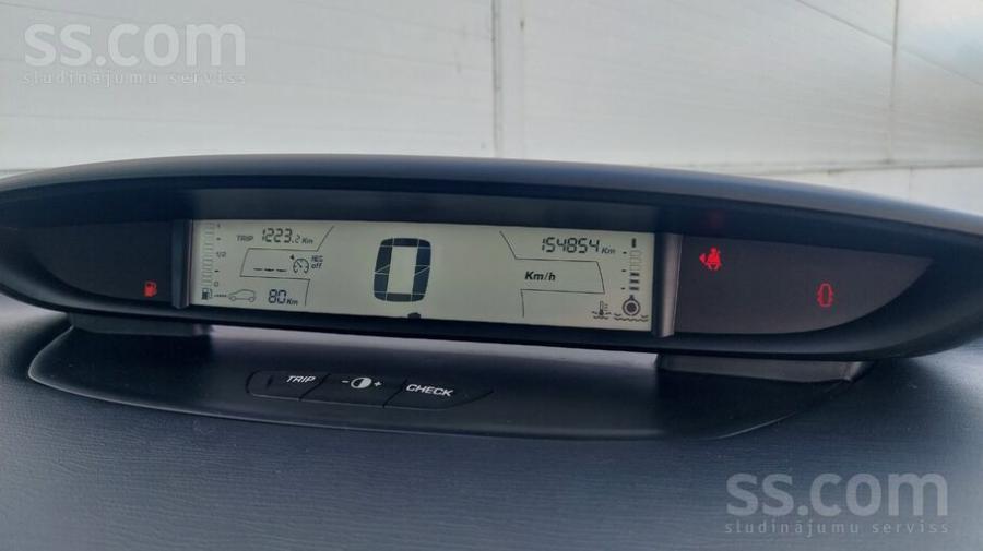 Grey Citroen C4 2008 in Riga, with an engine capacity of 2.00 L and mileage of 154 thousand km for 2550 €, photo 13 on AUTOMOTO.COM.LV