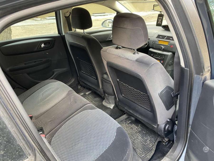 Pelēks Citroen C4 2008 Viļņa, ar dzinēja tilpumu 1.60 L un nobraukumu 186 tūkst. km par 600 €, foto 6 vietnē AUTOMOTO.COM.LV