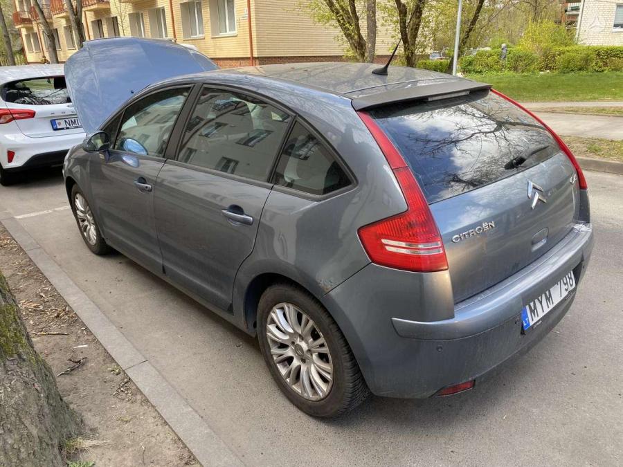 Pelēks Citroen C4 2008 Viļņa, ar dzinēja tilpumu 1.60 L un nobraukumu 186 tūkst. km par 600 €, foto 10 vietnē AUTOMOTO.COM.LV
