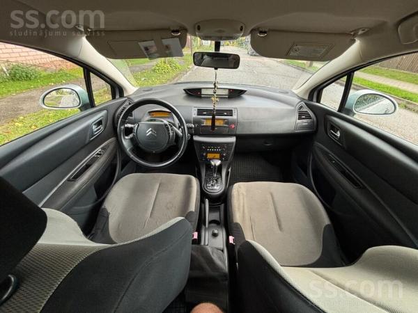 Pelēks Citroen C4 2008 Krāslava, ar dzinēja tilpumu 1.60 L un nobraukumu 124 tūkst. km par 950 €, foto 7 vietnē AUTOMOTO.COM.LV