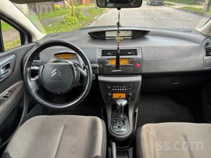 Pelēks Citroen C4 2008 Krāslava, ar dzinēja tilpumu 1.60 L un nobraukumu 124 tūkst. km par 950 €, foto 9 vietnē AUTOMOTO.COM.LV