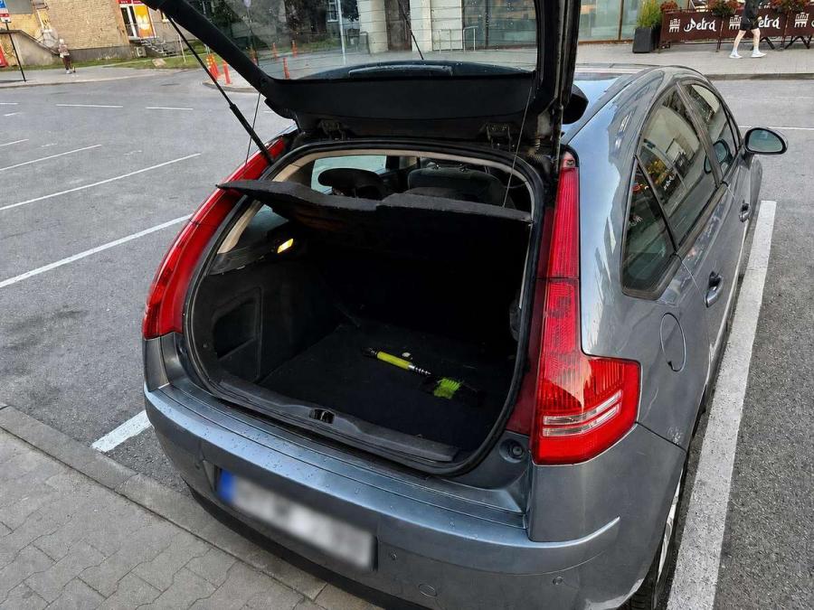 Pelēks Citroen C4 2008 Viļņa, ar dzinēja tilpumu 1.60 L un nobraukumu 186 tūkst. km par 1000 €, foto 6 vietnē AUTOMOTO.COM.LV