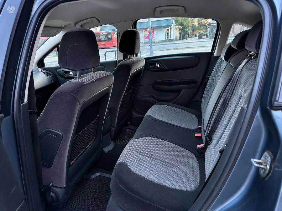Pelēks Citroen C4 2008 Viļņa, ar dzinēja tilpumu 1.60 L un nobraukumu 186 tūkst. km par 1000 €, foto 9 vietnē AUTOMOTO.COM.LV