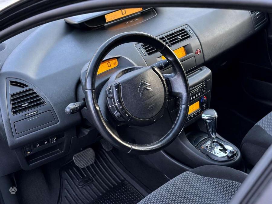 Pelēks Citroen C4 2008 Viļņa, ar dzinēja tilpumu 1.60 L un nobraukumu 186 tūkst. km par 1000 €, foto 12 vietnē AUTOMOTO.COM.LV