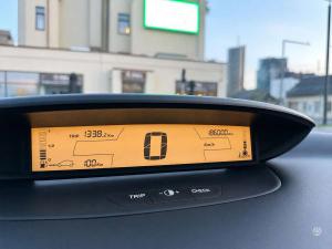Pelēks Citroen C4 2008 Viļņa, ar dzinēja tilpumu 1.60 L un nobraukumu 186 tūkst. km par 1000 €, foto 14 vietnē AUTOMOTO.COM.LV