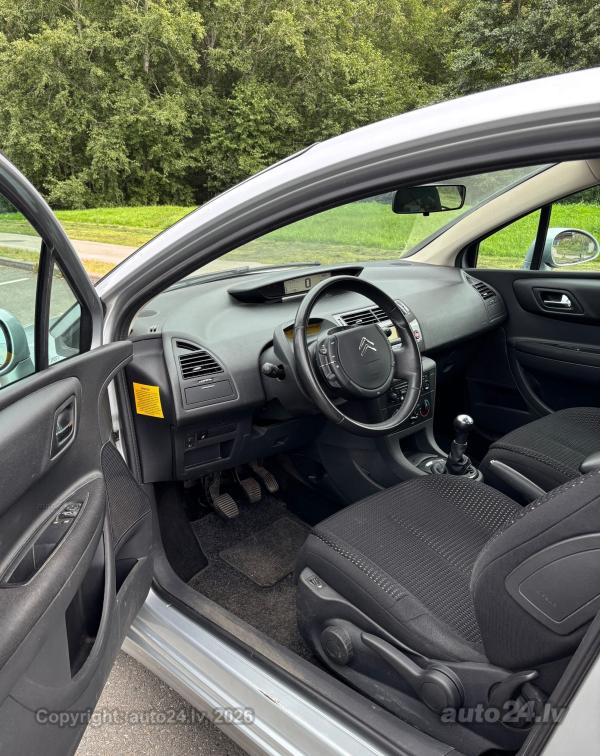 Grey Citroen C4 2008 in Tallinn, with an engine capacity of 1.60 L and mileage of 70 thousand km for 2000 €, photo 10 on AUTOMOTO.COM.LV