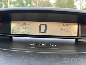 Pelēks Citroen C4 2008 Rīga, ar dzinēja tilpumu 2.00 L un nobraukumu 170 tūkst. km par 900 €, foto 5 vietnē AUTOMOTO.COM.LV
