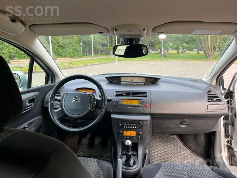 Pelēks Citroen C4 2008 Rīga, ar dzinēja tilpumu 2.00 L un nobraukumu 170 tūkst. km par 900 €, foto 6 vietnē AUTOMOTO.COM.LV