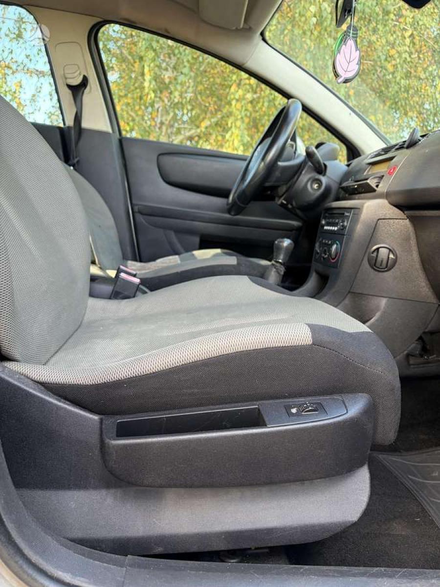 Pelēks Citroen C4 2008 Alīta, ar dzinēja tilpumu 1.59 L un nobraukumu 210 tūkst. km par 1250 €, foto 12 vietnē AUTOMOTO.COM.LV