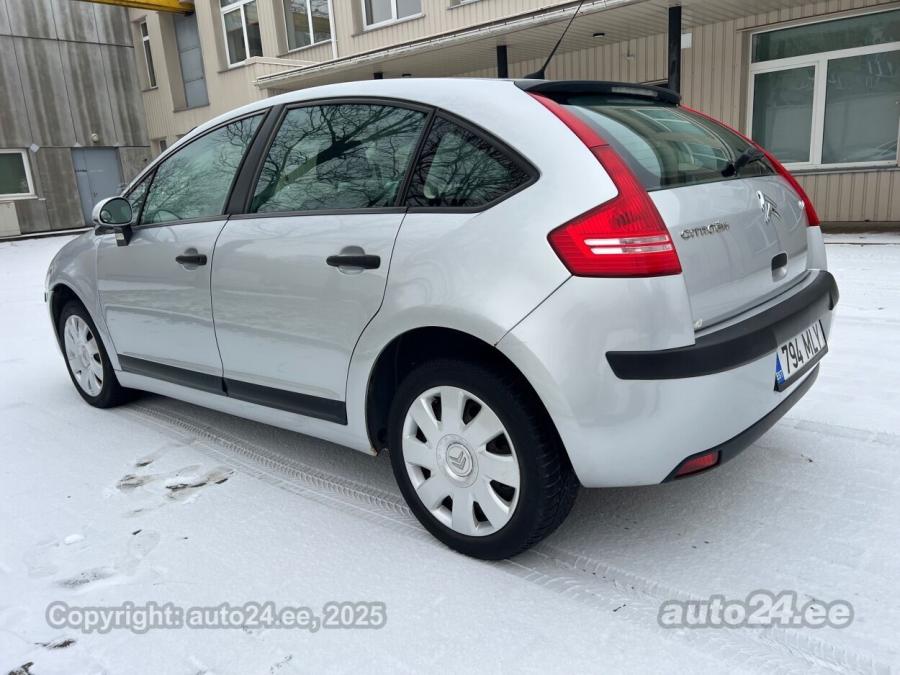 Pelēks Citroen C4 2009 Narva, ar dzinēja tilpumu 1.40 L un nobraukumu 184 tūkst. km par 999 €, foto 17 vietnē AUTOMOTO.COM.LV