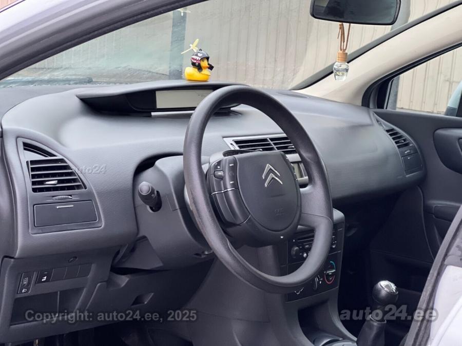 Pelēks Citroen C4 2009 Narva, ar dzinēja tilpumu 1.40 L un nobraukumu 184 tūkst. km par 999 €, foto 26 vietnē AUTOMOTO.COM.LV