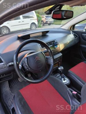 Grey Citroen C4 2009 in Madona, with an engine capacity of 2.00 L and mileage of 277 thousand km for 1750 €, photo 3 on AUTOMOTO.COM.LV
