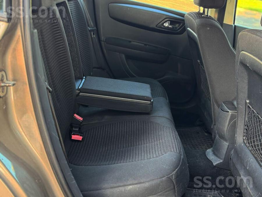 Pelēks Citroen C4 2009 Rīga, ar dzinēja tilpumu 1.60 L un nobraukumu 231 tūkst. km par 1350 €, foto 8 vietnē AUTOMOTO.COM.LV