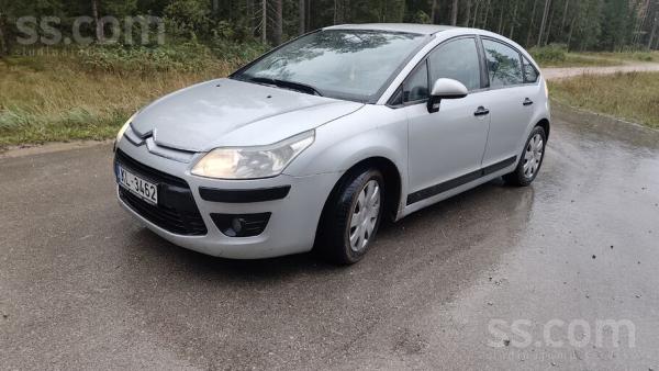 Pelēks Citroen C4 2009 Daugavpils, ar dzinēja tilpumu 1.60 L un nobraukumu 311 tūkst. km par 1100 €, foto 1 vietnē AUTOMOTO.COM.LV