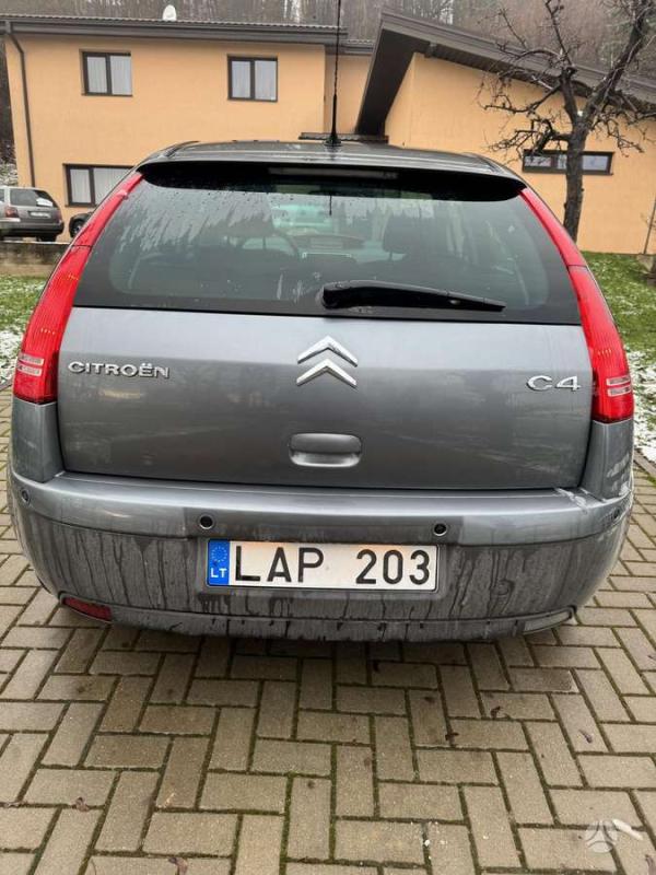 Pelēks Citroen C4 2010 Kauņa, ar dzinēja tilpumu 1.56 L un nobraukumu 253 tūkst. km par 1700 €, foto 2 vietnē AUTOMOTO.COM.LV