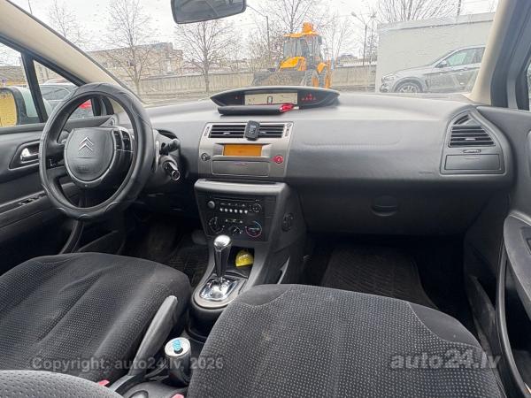 Pelēks Citroen C4 2010 Tallina, ar dzinēja tilpumu 1.60 L un nobraukumu 274 tūkst. km par 700 €, foto 7 vietnē AUTOMOTO.COM.LV