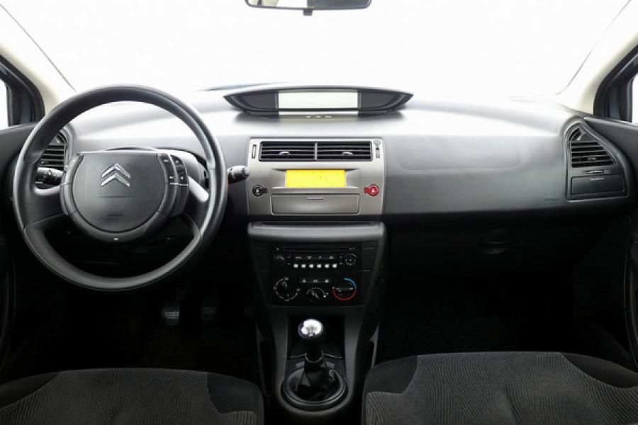 Pelēks Citroen C4 2010 Tallina, ar dzinēja tilpumu 1.60 L un nobraukumu 117 tūkst. km par 1599 €, foto 6 vietnē AUTOMOTO.COM.LV