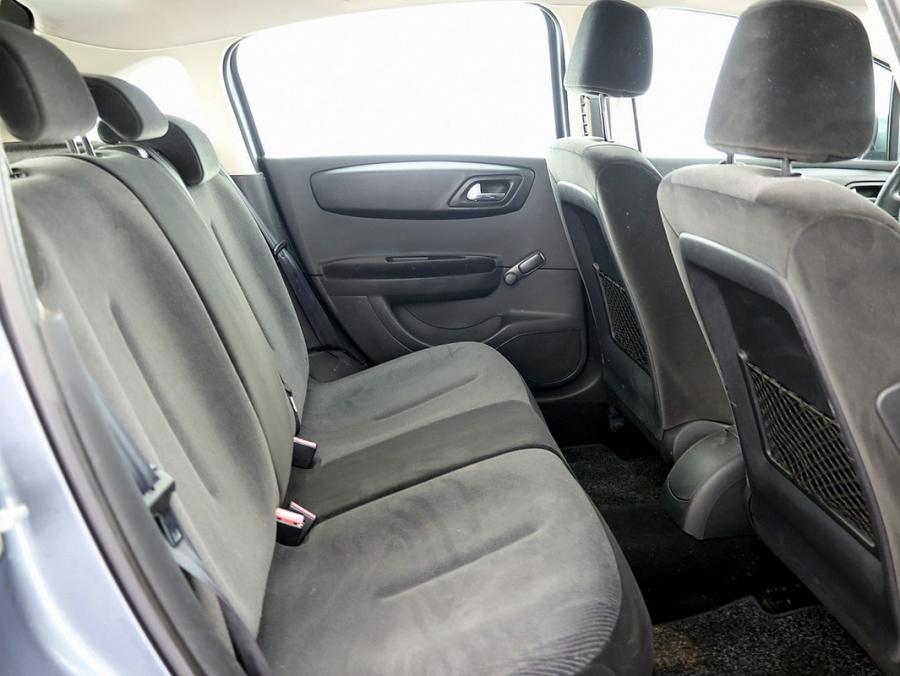 Pelēks Citroen C4 2010 Tallina, ar dzinēja tilpumu 1.60 L un nobraukumu 117 tūkst. km par 1599 €, foto 15 vietnē AUTOMOTO.COM.LV