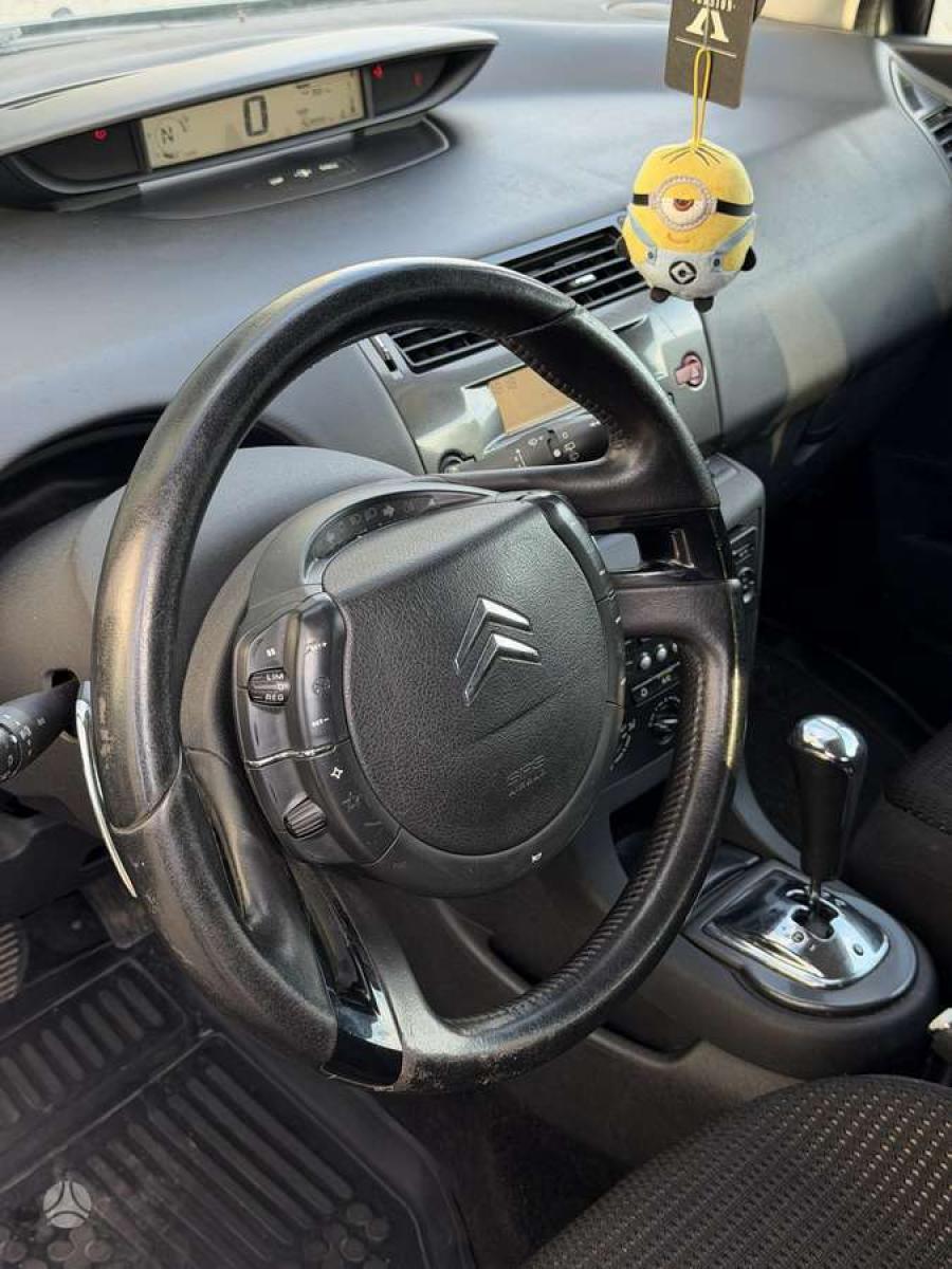 Pelēks Citroen C4 2010 Viļņa, ar dzinēja tilpumu 1.56 L un nobraukumu 289 tūkst. km par 1650 €, foto 12 vietnē AUTOMOTO.COM.LV
