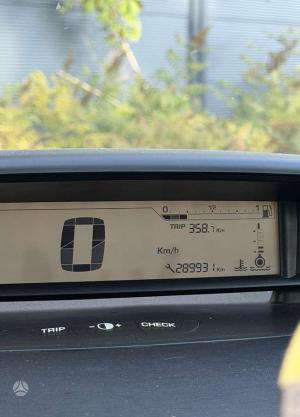 Pelēks Citroen C4 2010 Viļņa, ar dzinēja tilpumu 1.56 L un nobraukumu 289 tūkst. km par 1650 €, foto 14 vietnē AUTOMOTO.COM.LV