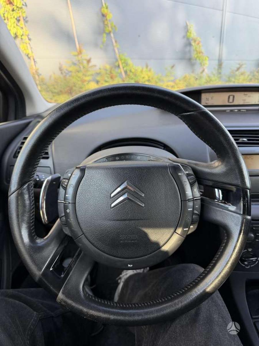 Pelēks Citroen C4 2010 Viļņa, ar dzinēja tilpumu 1.56 L un nobraukumu 289 tūkst. km par 1650 €, foto 15 vietnē AUTOMOTO.COM.LV