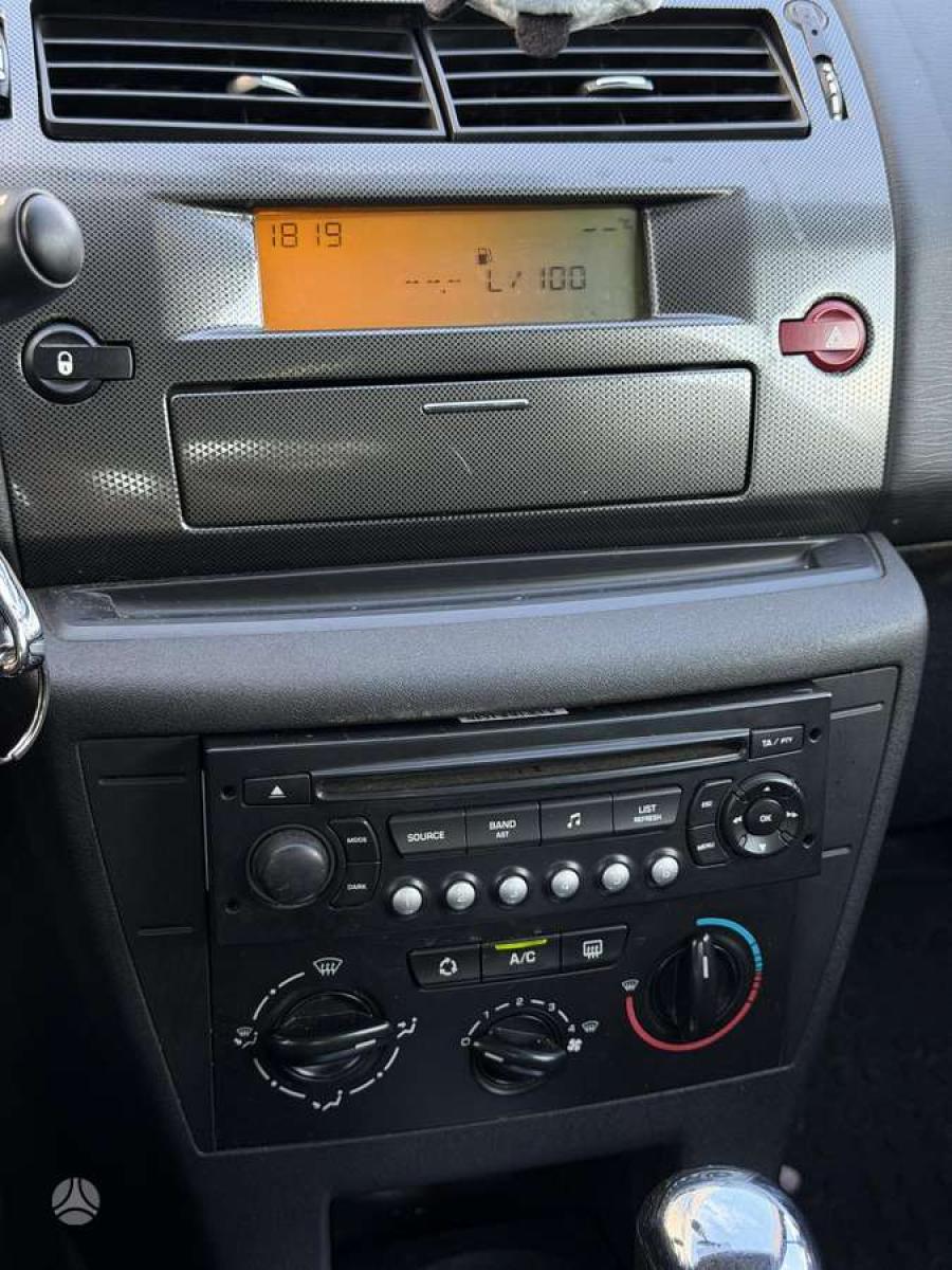Pelēks Citroen C4 2010 Viļņa, ar dzinēja tilpumu 1.56 L un nobraukumu 289 tūkst. km par 1650 €, foto 16 vietnē AUTOMOTO.COM.LV