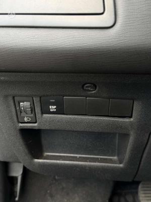 Pelēks Citroen C4 2010 Viļņa, ar dzinēja tilpumu 1.56 L un nobraukumu 289 tūkst. km par 1650 €, foto 18 vietnē AUTOMOTO.COM.LV