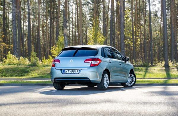 Grey Citroen C4 2011 in Riga, with an engine capacity of 1.40 L and mileage of 169 thousand km for 2790 €, photo 5 on AUTOMOTO.COM.LV