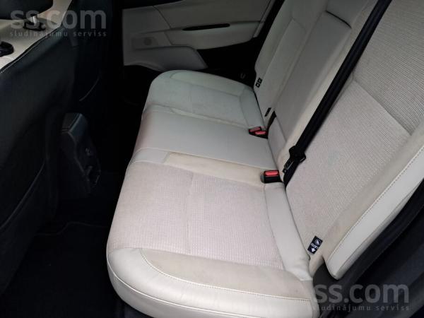 Pelēks Citroen C4 2011 Rīga, ar dzinēja tilpumu 1.60 L un nobraukumu 198 tūkst. km par 3850 €, foto 5 vietnē AUTOMOTO.COM.LV