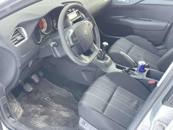 Pelēks Citroen C4 2011 Panevēža, ar dzinēja tilpumu 1.56 L un nobraukumu 265 tūkst. km par 1900 €, foto 7 vietnē AUTOMOTO.COM.LV