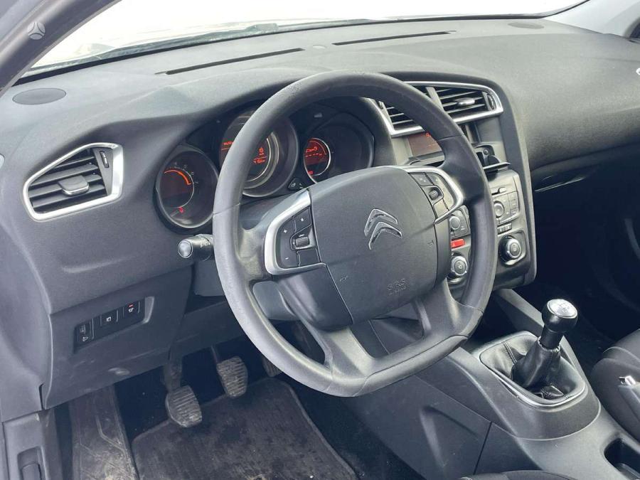 Pelēks Citroen C4 2011 Panevēža, ar dzinēja tilpumu 1.56 L un nobraukumu 265 tūkst. km par 1900 €, foto 9 vietnē AUTOMOTO.COM.LV