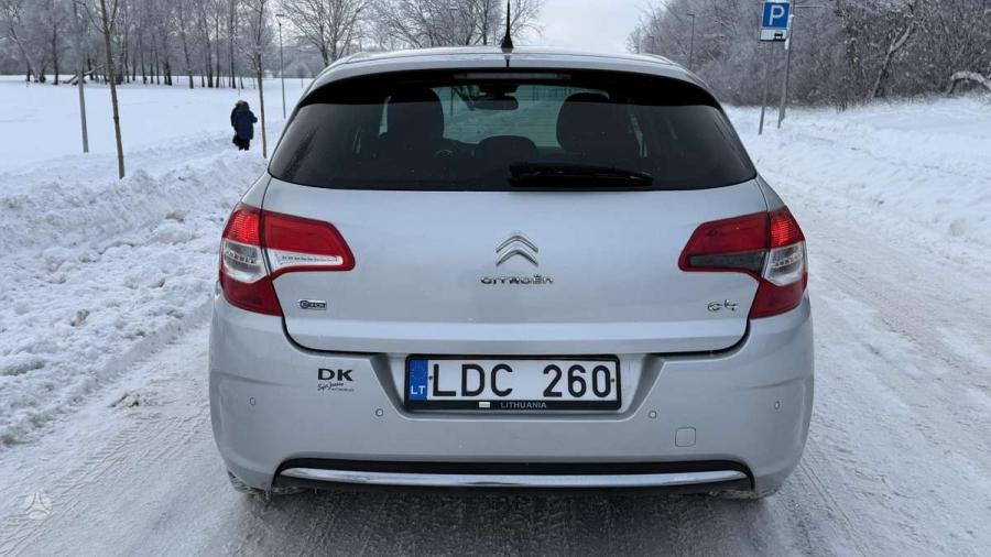 Grey Citroen C4 2011 in Vilnius, with an engine capacity of 1.56 L and mileage of 260 thousand km for 2950 €, photo 3 on AUTOMOTO.COM.LV
