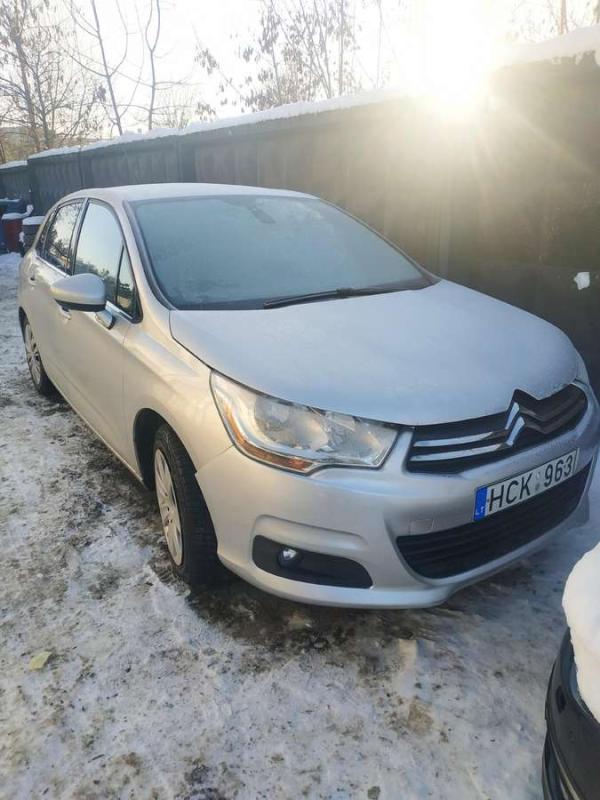 Grey Citroen C4 2011 in Kaunas, with an engine capacity of 1.56 L and mileage of 252 thousand km for 1450 €, photo 1 on AUTOMOTO.COM.LV