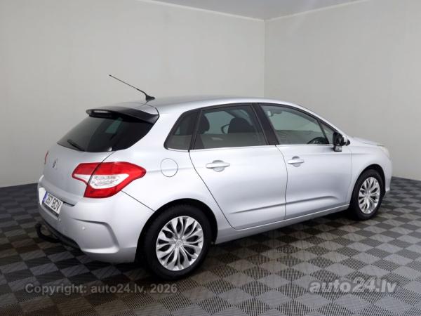 Pelēks Citroen C4 2011 Tallina, ar dzinēja tilpumu 1.60 L un nobraukumu 226 tūkst. km par 1999 €, foto 3 vietnē AUTOMOTO.COM.LV